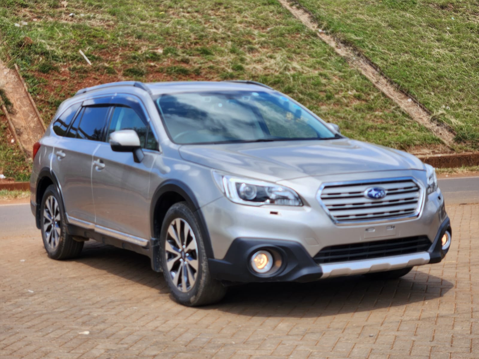 Subaru Outback 2.5L/SUNROOF | Kai & Karo | Khalif Kairo - Car ...