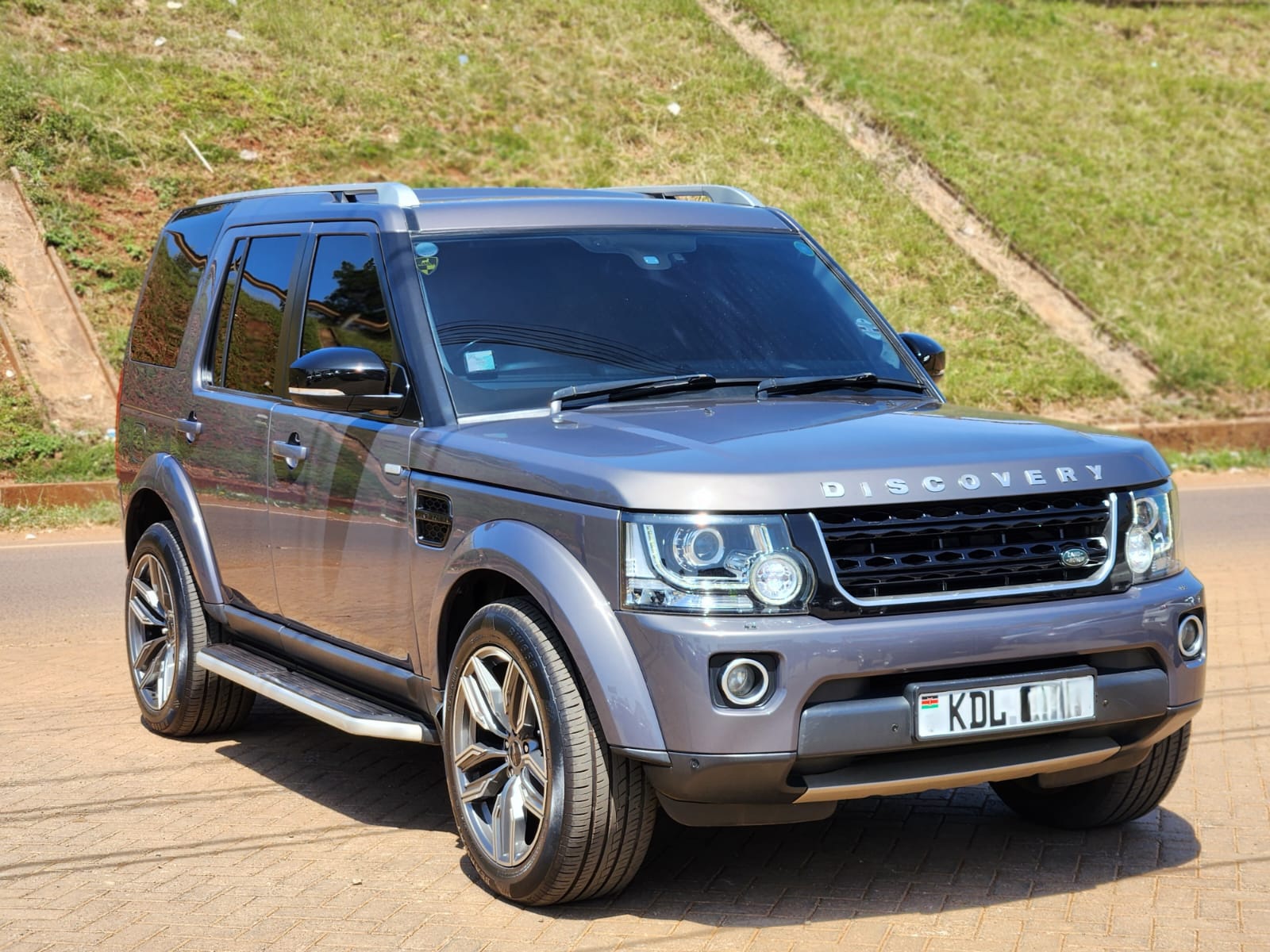 Landrover Discovery IV 'LANDMARK'/ 3-ZONE SUNROOF | Kai & Karo | Car ...