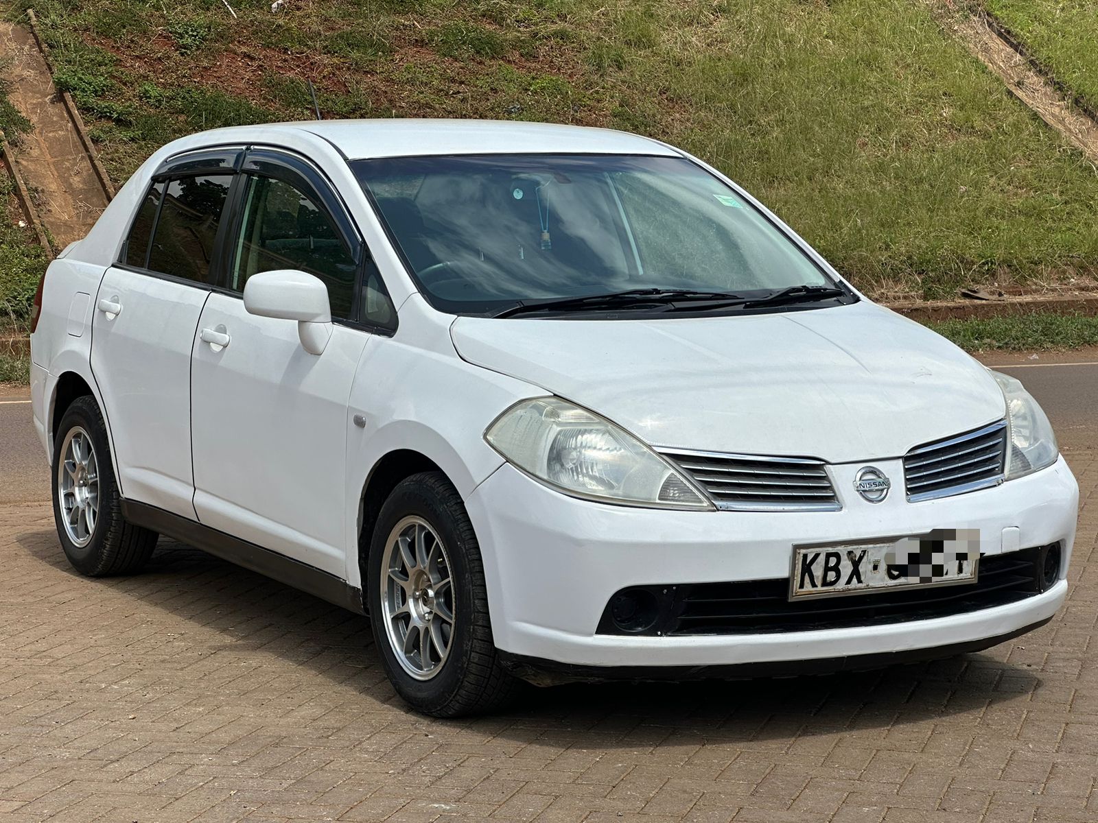 nissan-tiida-kai-karo-car-dealership-kenya-new-used-cars-for-sale