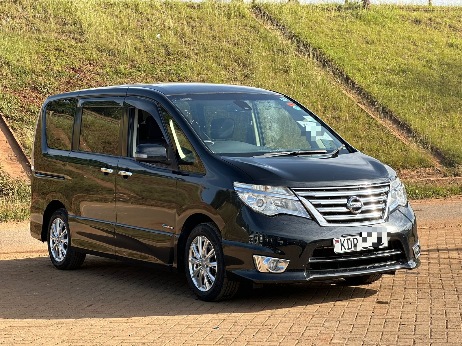 Nissan Serena | Kai & Karo | Khalif Kairo - Car Dealership Kenya