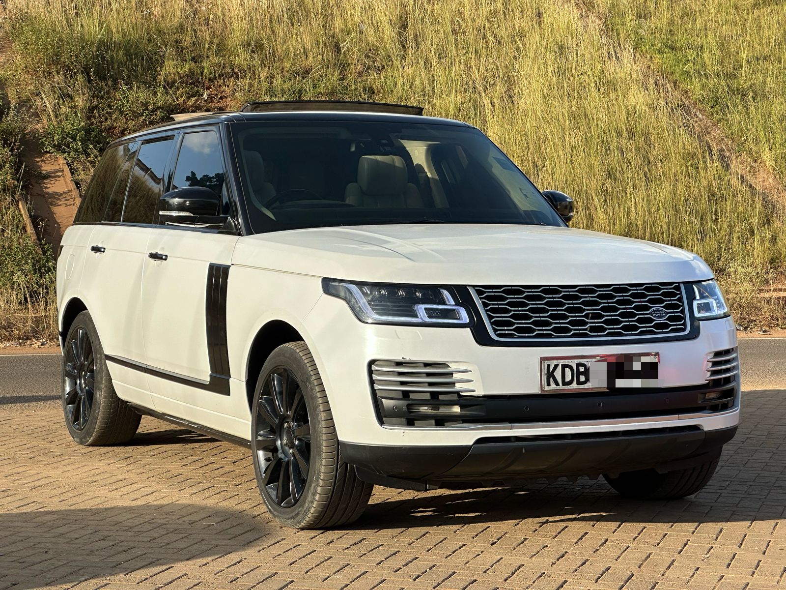 Range Rover Vogue 'AUTOBIOGRAPHY' 3.0 TDV6 / PANORAMIC SUNROOF | Kai ...
