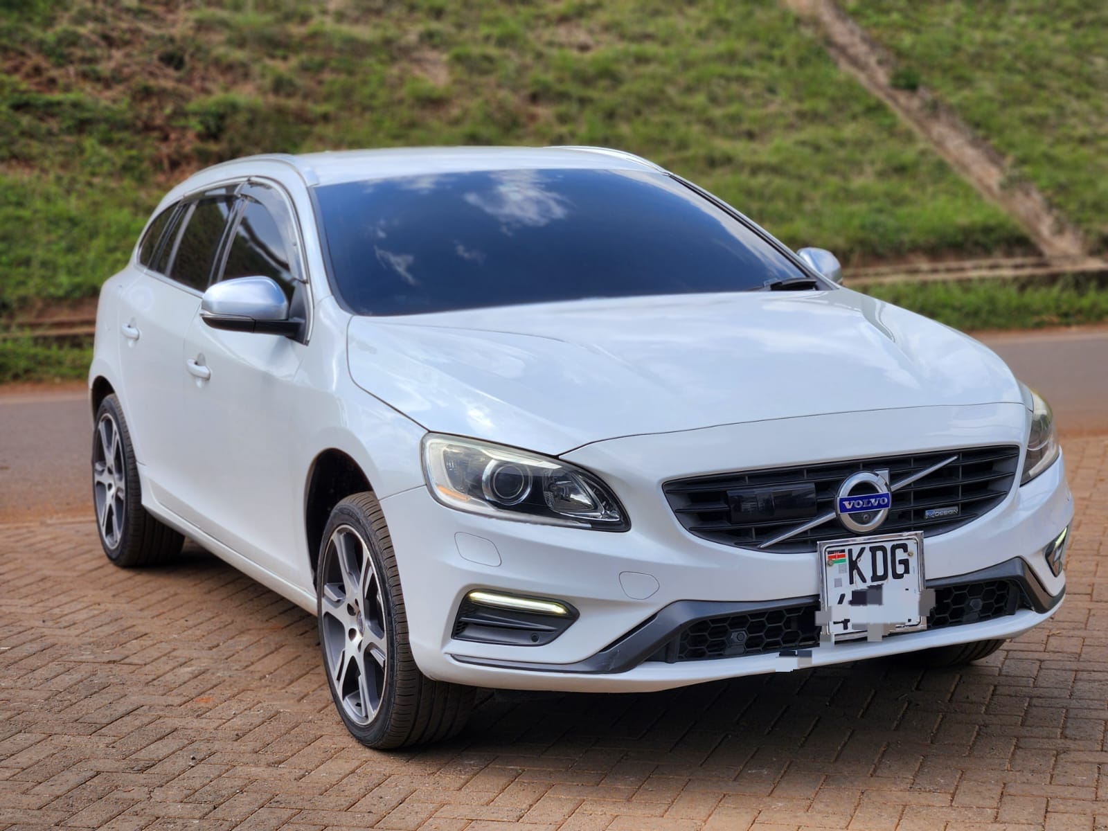 Volvo V60 T6 | Kai & Karo | Car Dealership Kenya | New & Used Cars for Sale